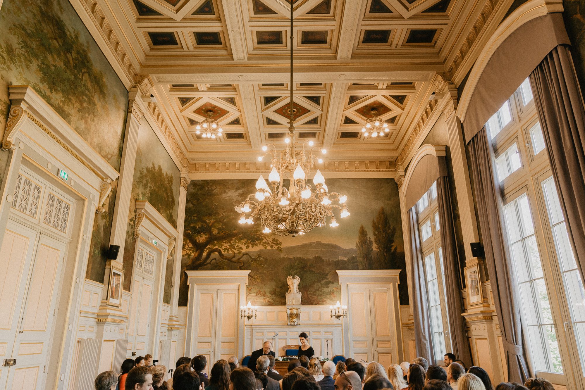 Photographe Mariage civil intime à la Mairie du 16ème, Paris